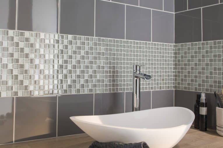 Prix pose d'une Faïence | Coût moyen & Tarif pose | Guide