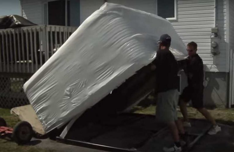 Prix d'un jacuzzi | Coût moyen & Tarif pose | Guide