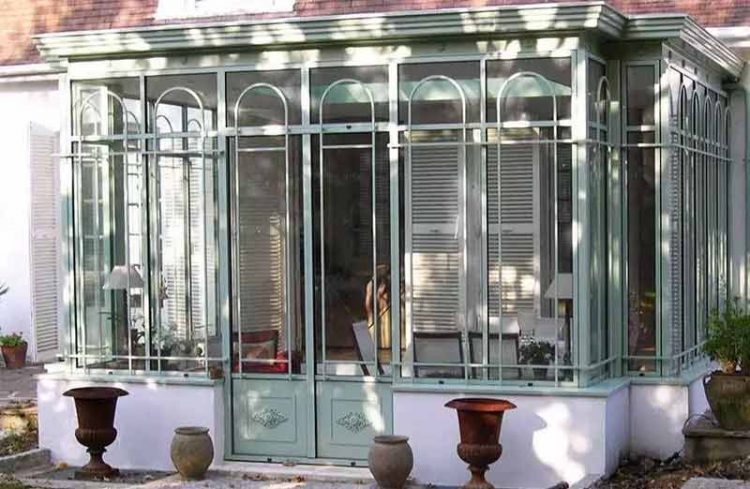 Prix véranda en fer forgé | Coût moyen & Tarif pose | Guide Septembre 2024