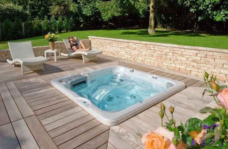 Le prix d’un spa | Coût moyen & Tarif pose | Guide