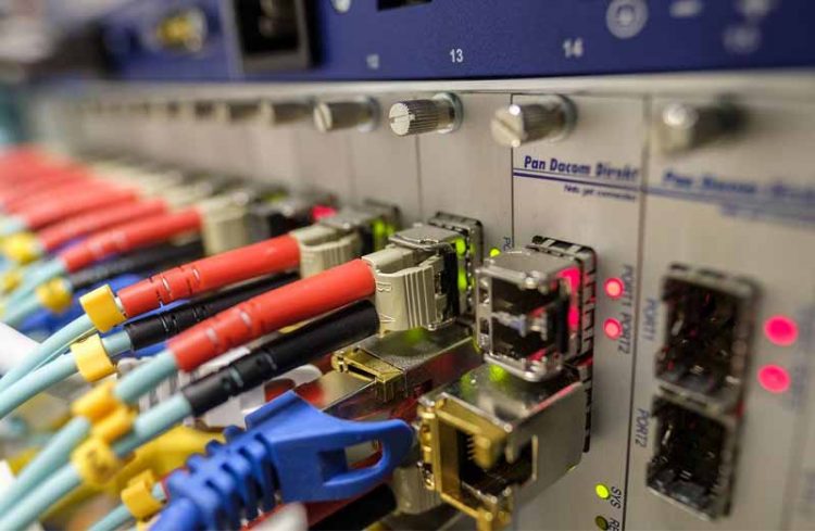 Prix d'un câblage informatique | Coût moyen & Tarif pose | Guide