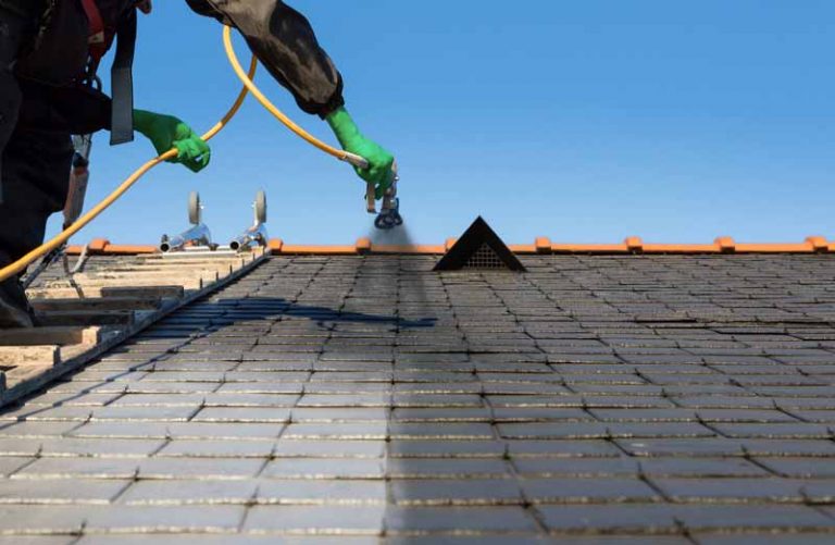 Prix nettoyage de toiture | Coût & Tarif pose | Guide