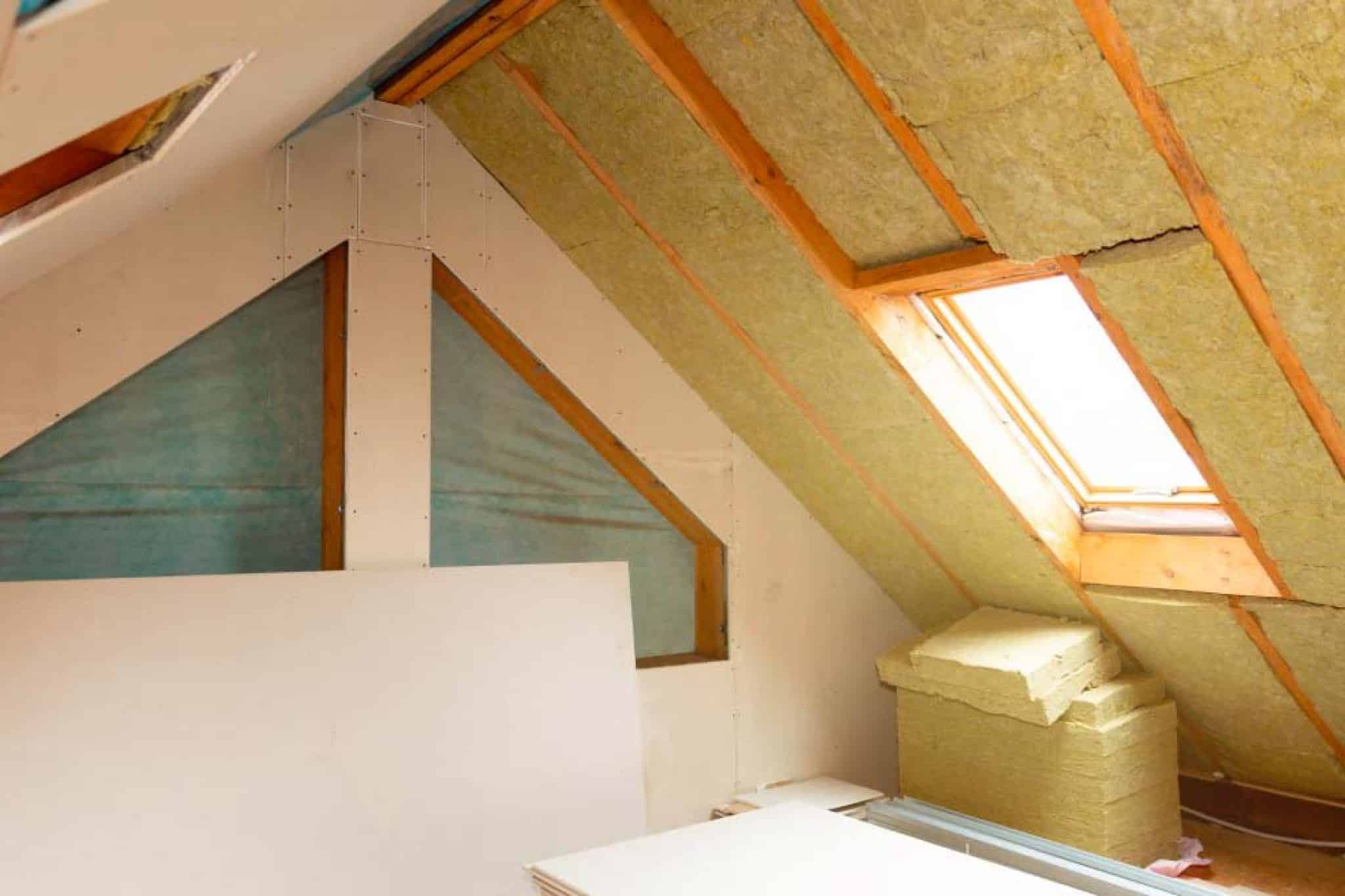 Quel est le meilleur isolant pour les combles perdus