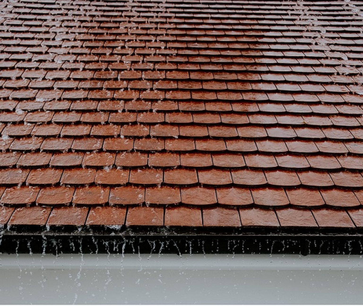 Qu'est ce qu'un chéneau? Quelle différence avec une gouttière?