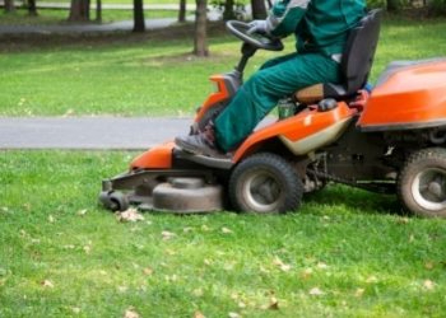 Tondeuse thermique : ce qu’il faut savoir sur sa performance