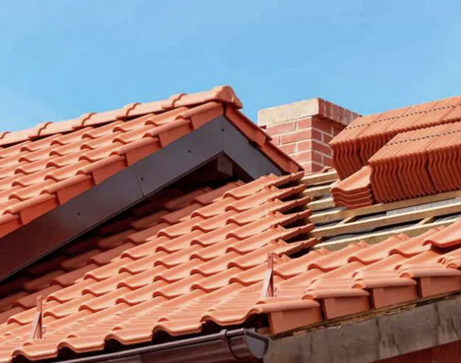 Tuile mécanique : pose, prix et avantages