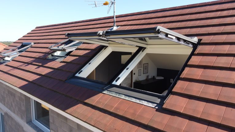 Fenêtre de toit Roto : qu’est-ce qu’il faut en savoir