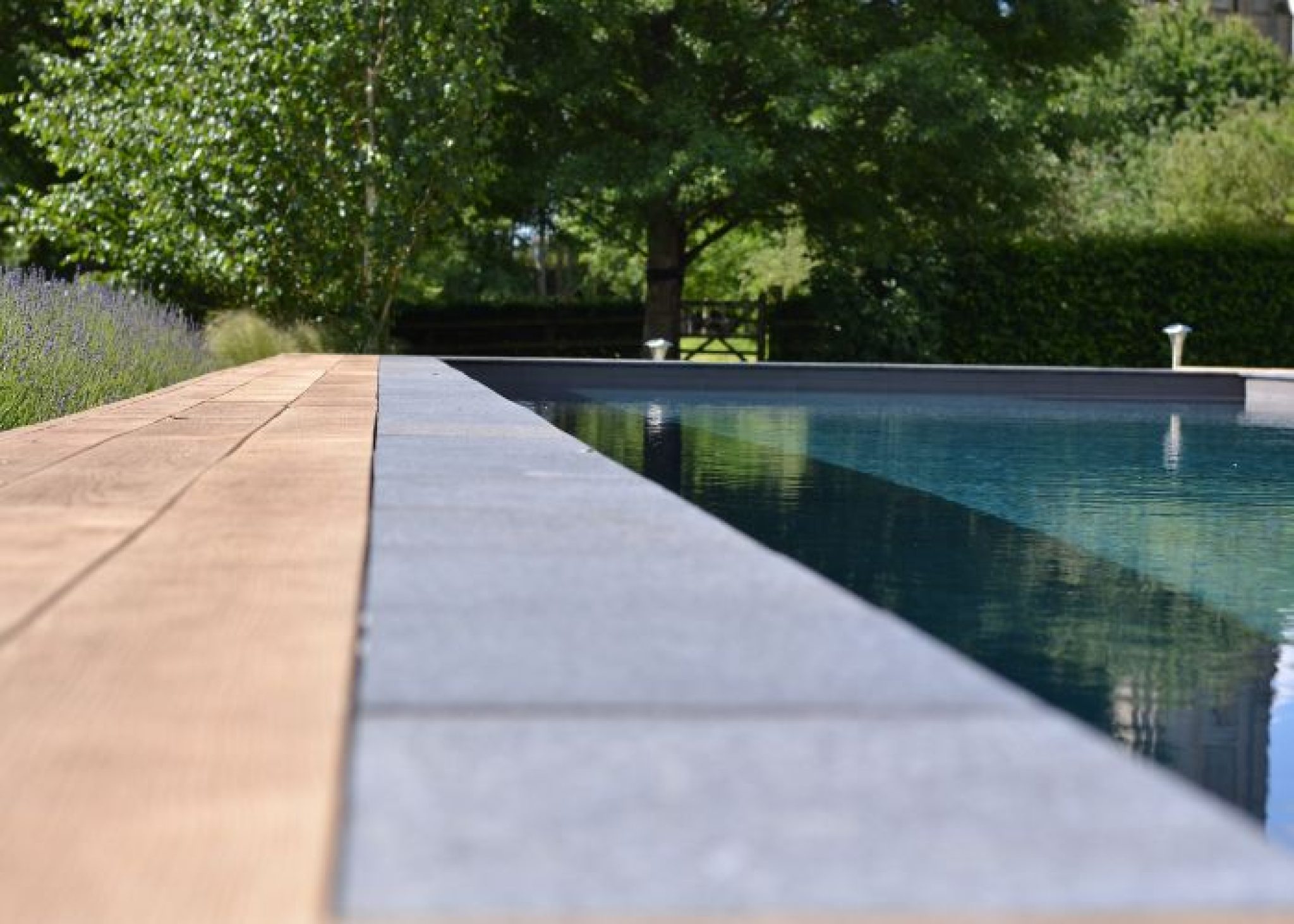 Bonde de fond pour piscine : info, conseil notre guide 2026