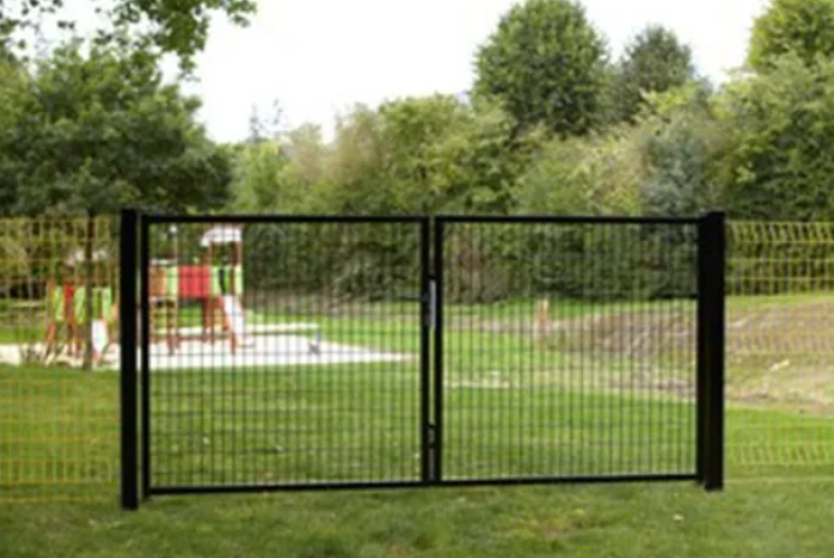 Portail grillage rigide : comment le choisir