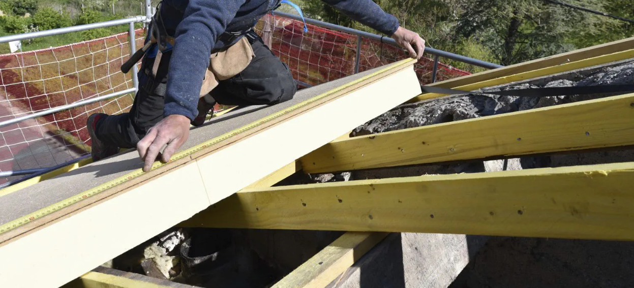 Sarking toiture : définition, avantages, étapes de la mise en oeuvre