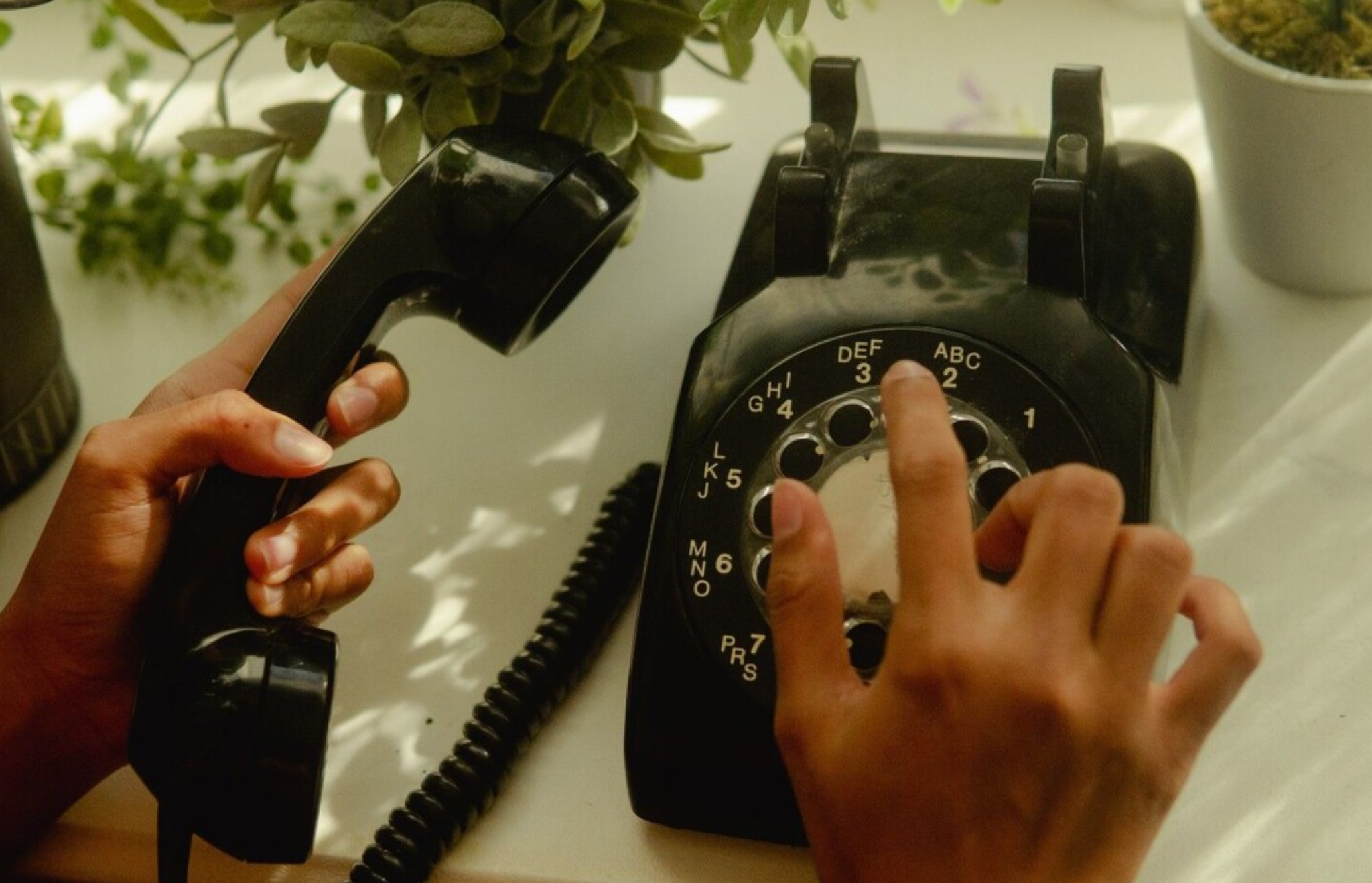 Choisir le Bon Téléphone Fixe : Guide d'Achat Complet