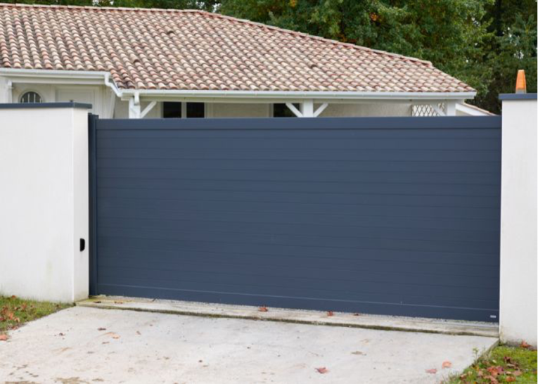 Portail coulissant aluminium de 4m : un choix judicieux pour sécuriser ...